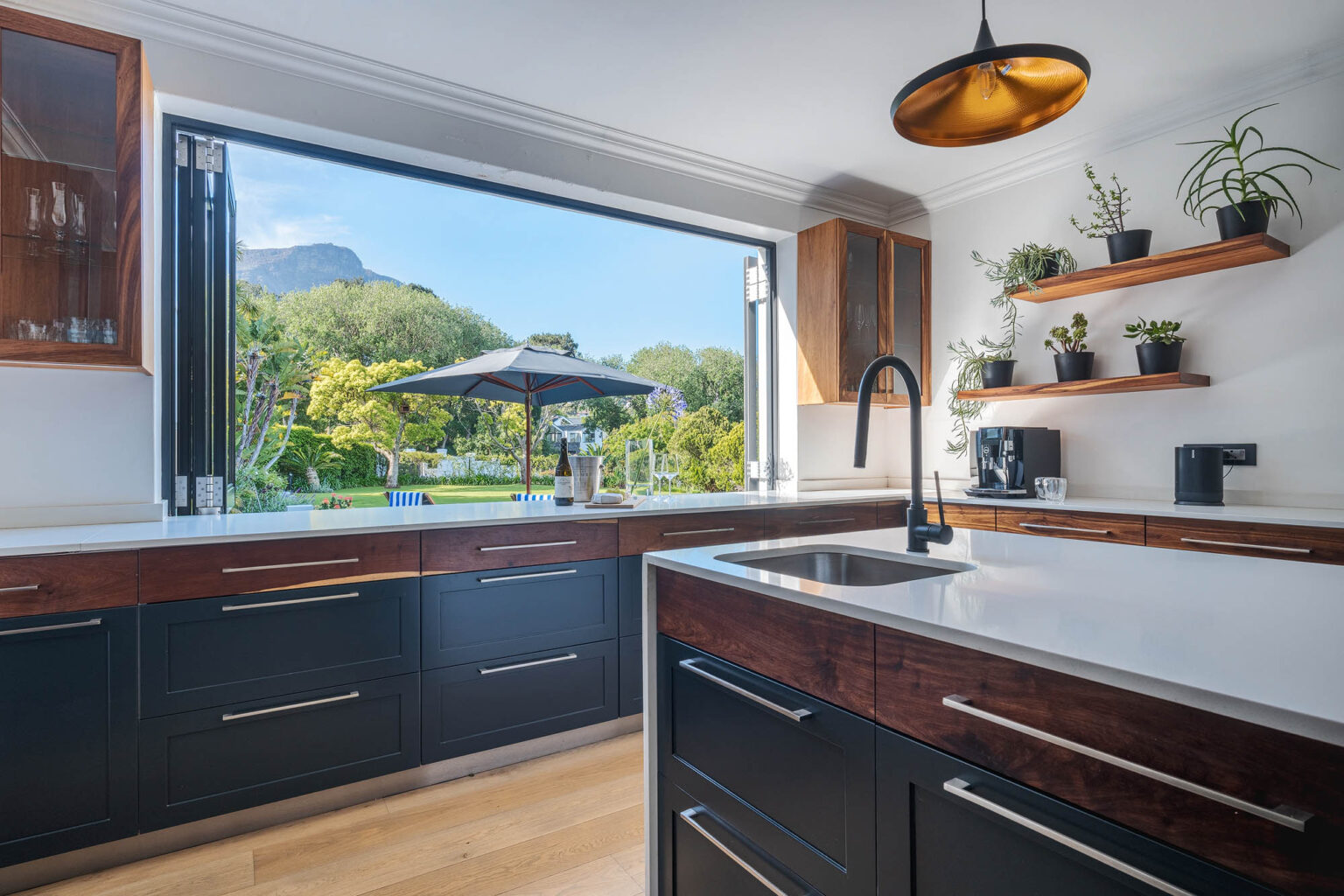 Gallery - Uphill House
